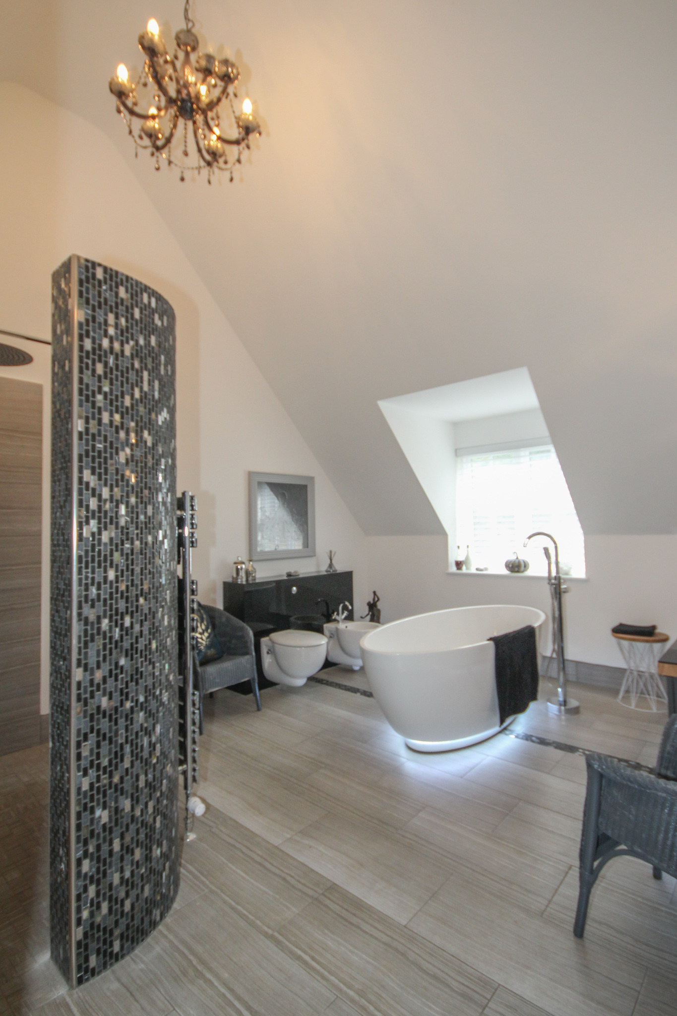 Family Bathroom - Samuels Estate Agents